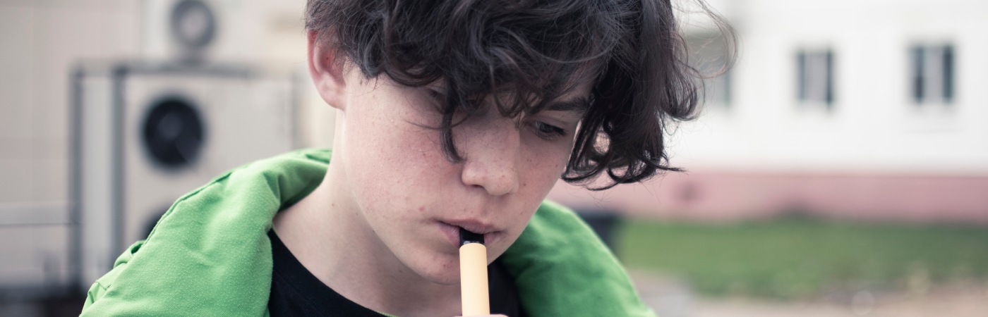 Marijuana Vaping Spikes by Double Digits for 12th Graders | Get Smart ...